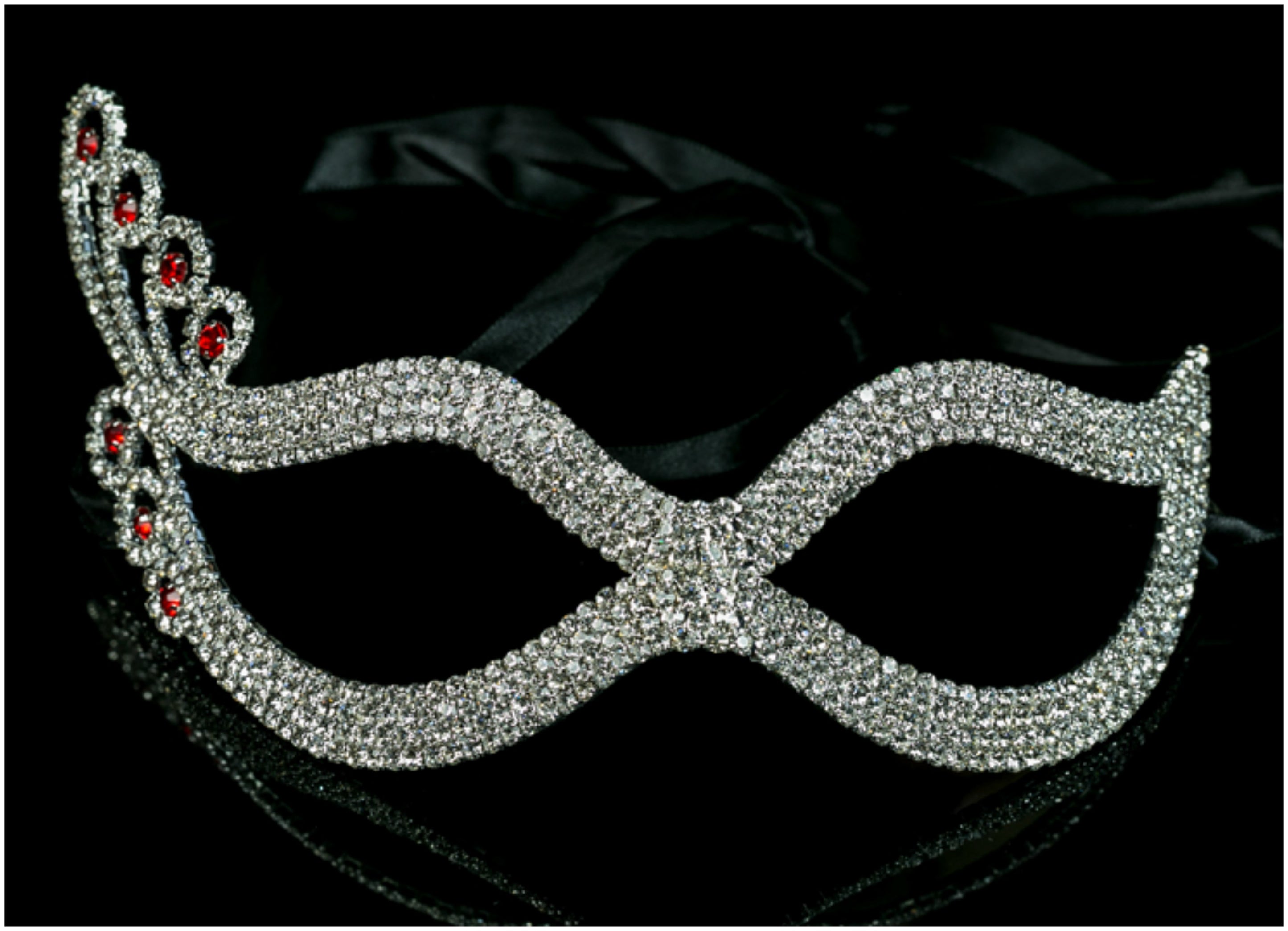 Dicey Ruby Art Deco Silver Masquerade Mask | Crystal | Silver – Beloved ...